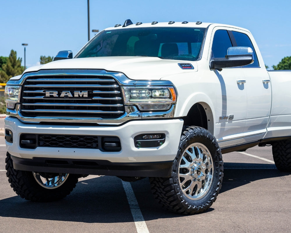 White RAM 3500 Dually